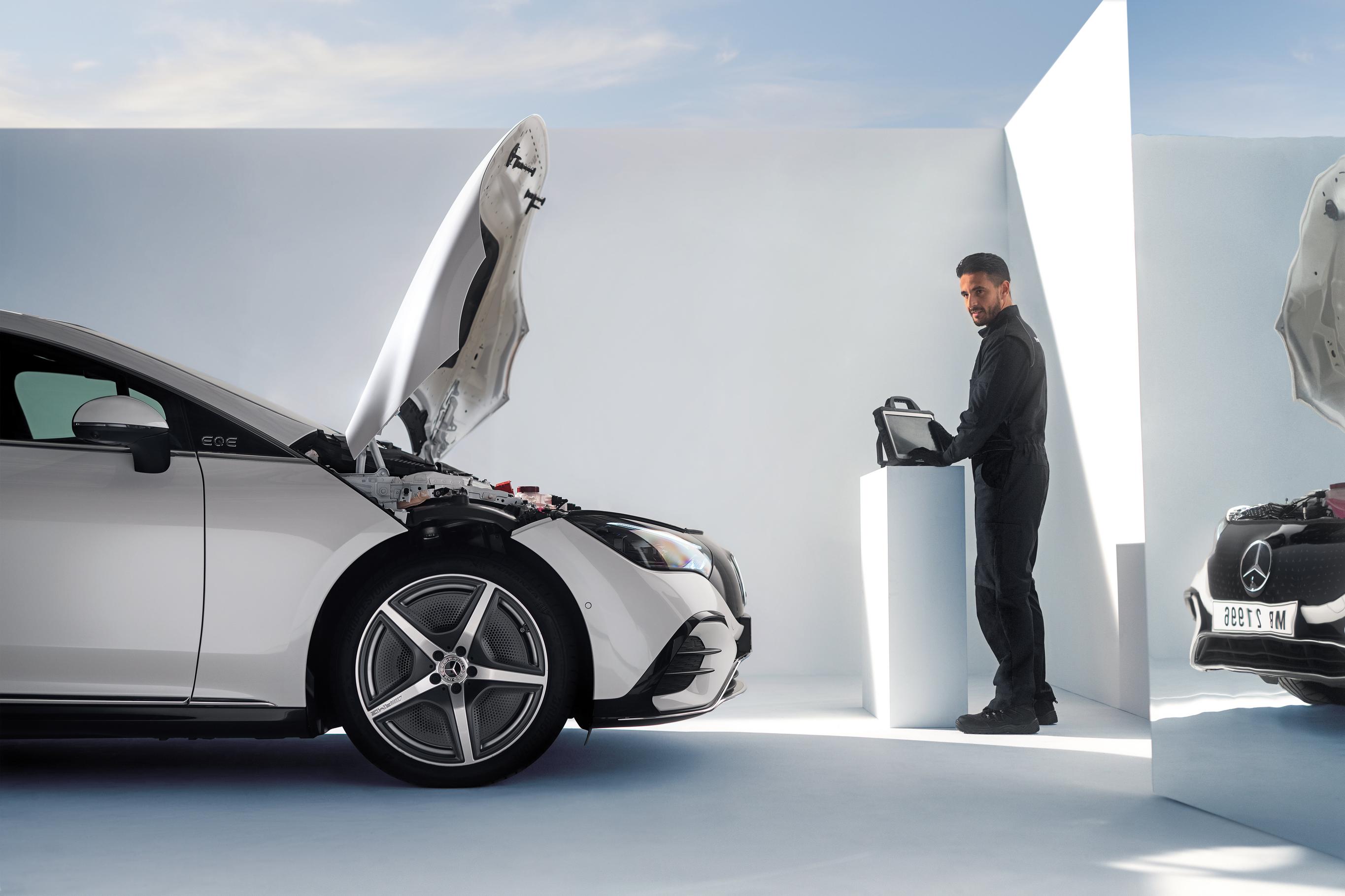 GUARD 360˚ | Digital Extras | Mercedes-Benz
